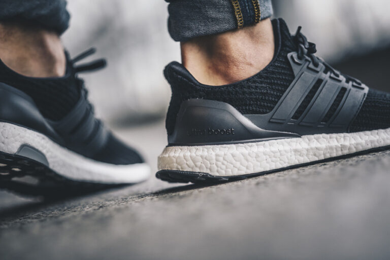 Mua giày Adidas chính hãng, giá Tốt Nhất ( 2026 )