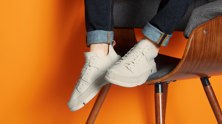 Lịch sử thương hiệu và cách chăm sóc những đôi giày Clarks