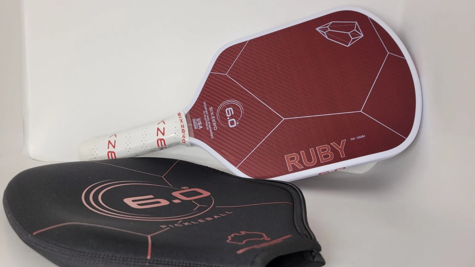 Gợi ý 5 mẫu vợt pickleball kiểm soát cực đỉnh năm 2024