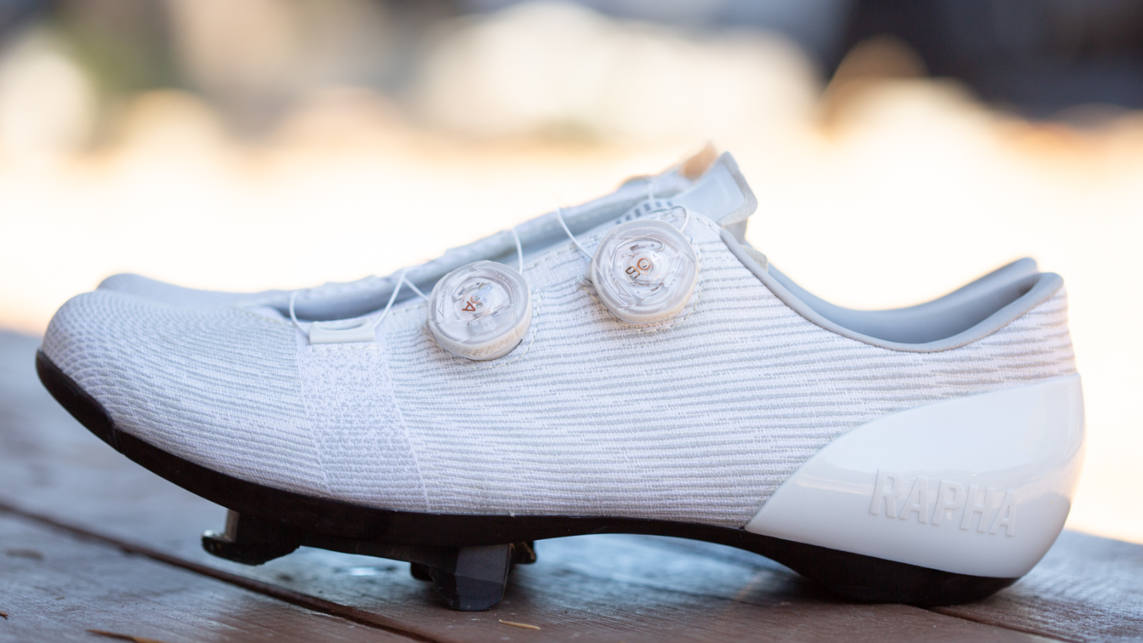 Rapha Pro Team Powerweave: Giày đua đỉnh cao 2025