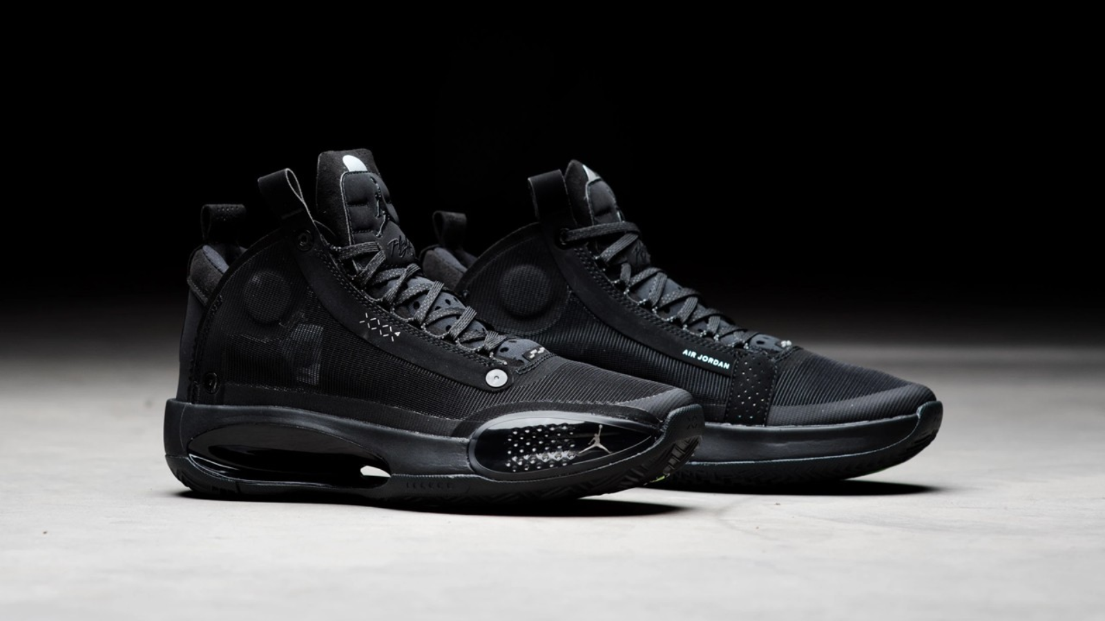 Khám phá lịch sử Air Jordan 'Black Cat'