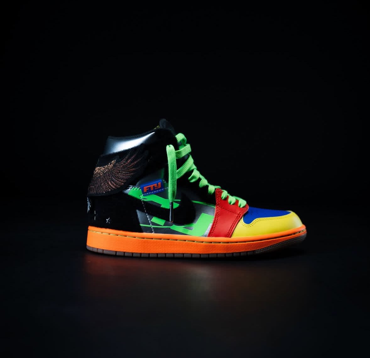 Free The Youth x Air Jordan 1 Mid: Phiên bản collab giới hạn đầy cá ...