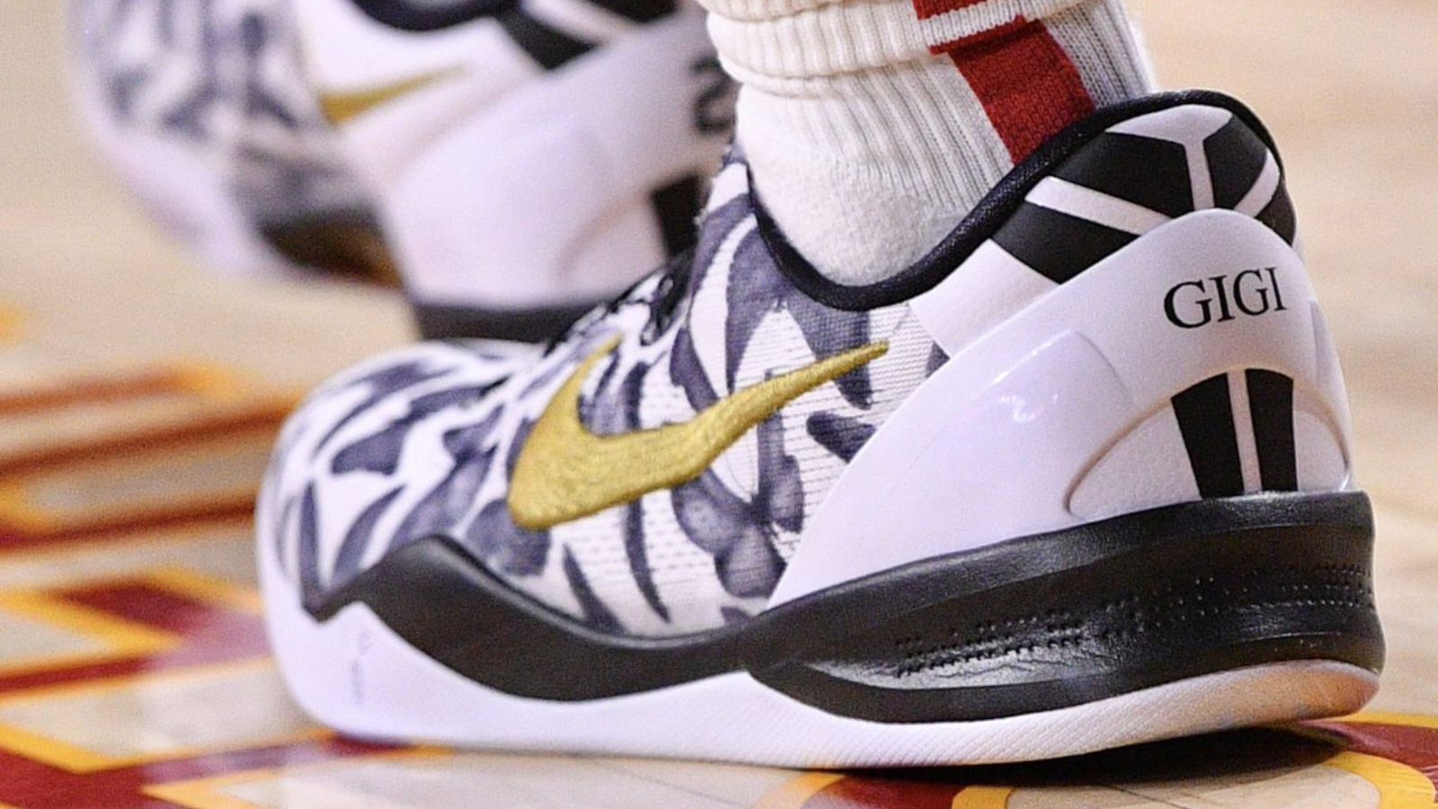 UConn vs USC: Đêm Tri Ân Kobe Bryant Đầy Cảm Xúc