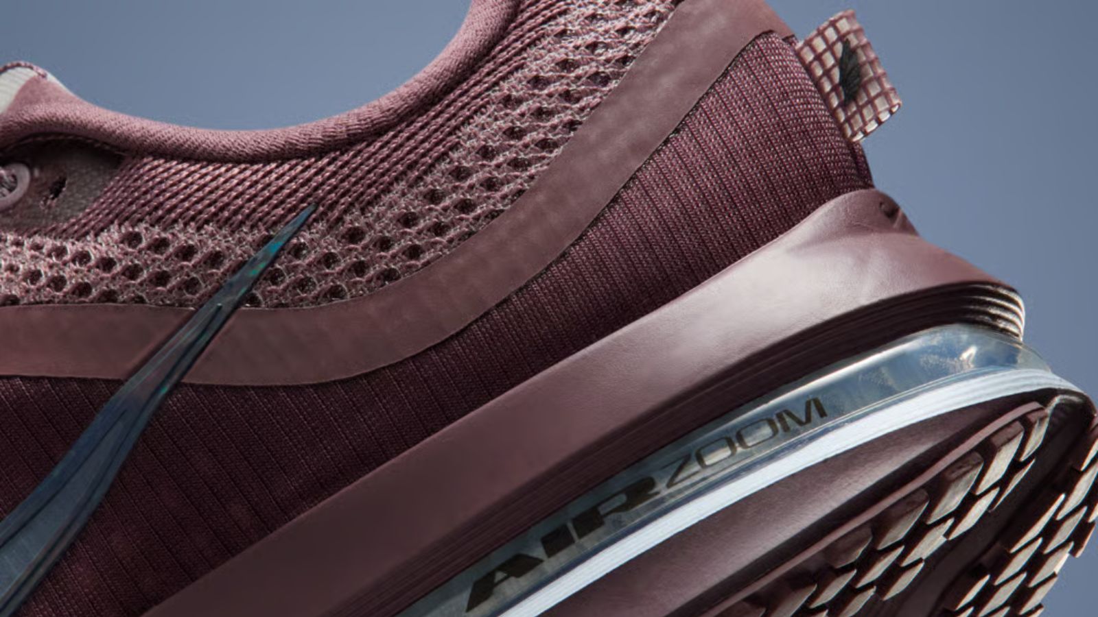 Nike Pegasus Tattoo Maroon: Phong cách cho Runner cá tính